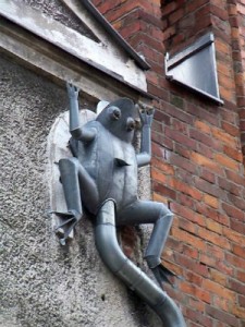 12 Artistic Works of Rain Gutters - Gutters London